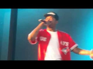 YG исполняет «Bicken Back Being Bool» на «OVO Fest 2014» — Видео от ...